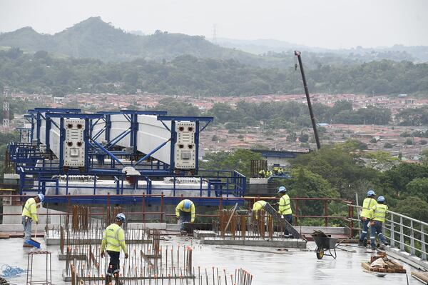 Suntracs mantiene huelga indefinida en Línea 3 del Metro de Panamá | La ...