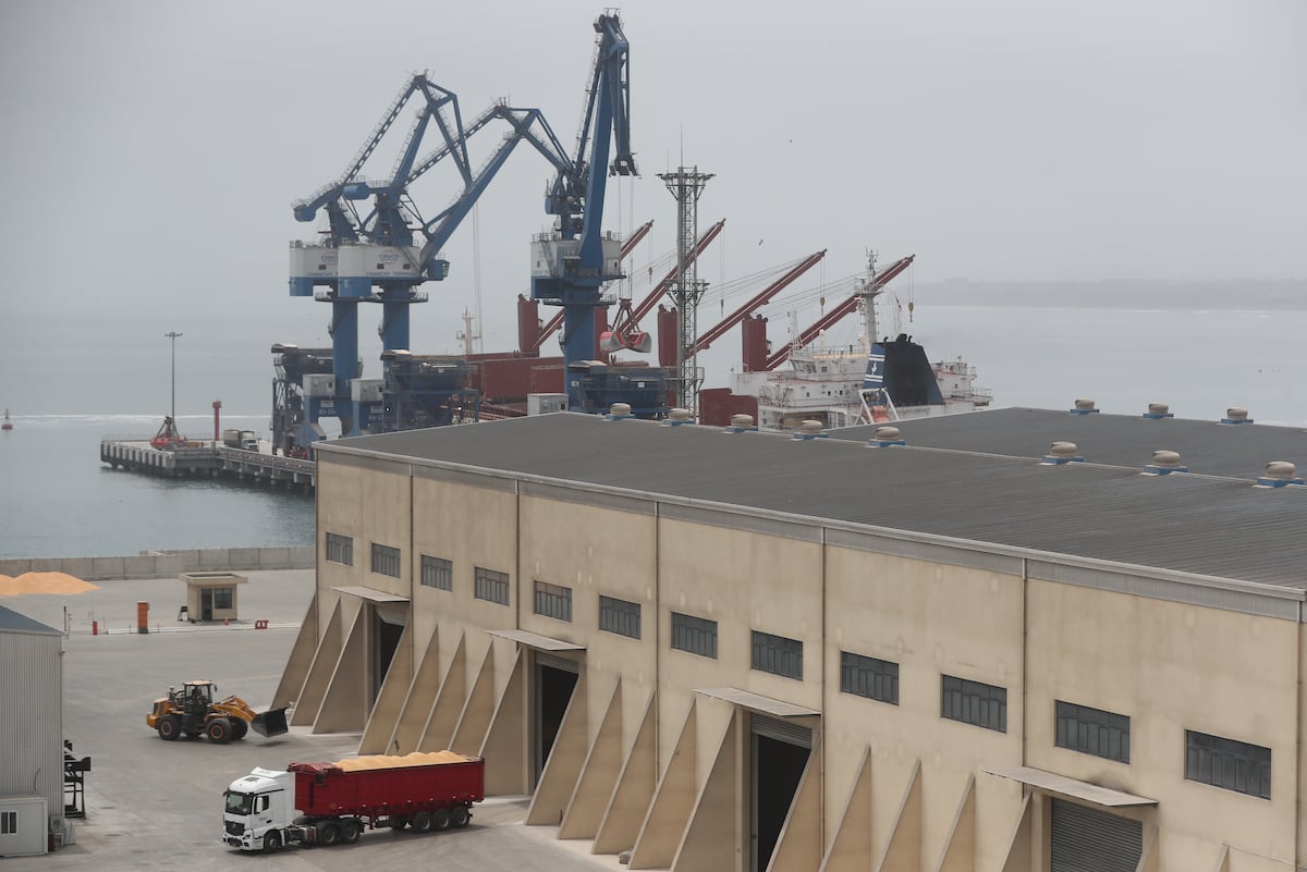 La naviera china Cosco afirma que su puerto de Chancay no afecta a la ...
